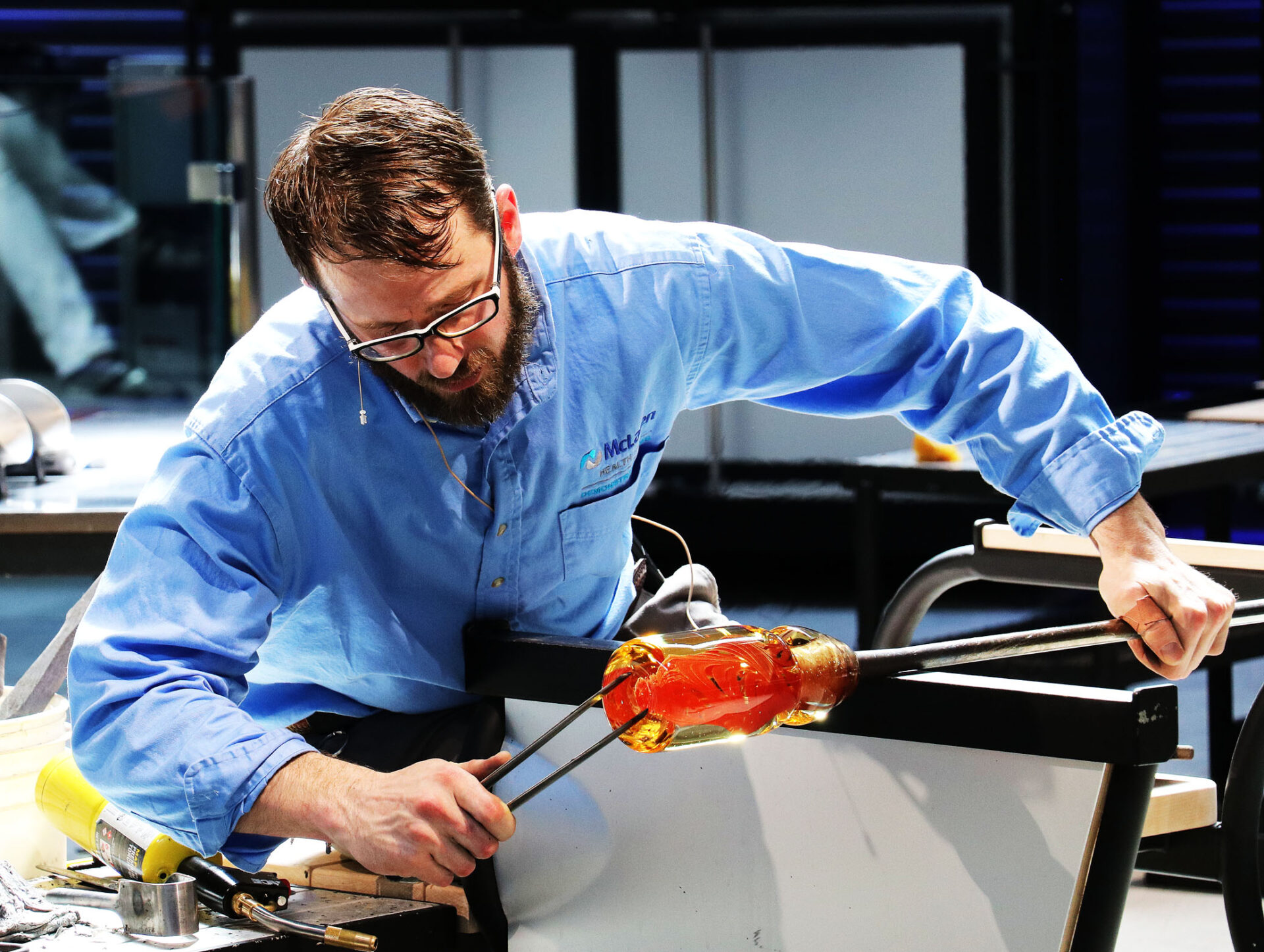 “Thrill-seeker’s” theater of glass, heat and light opens for FIA “Hot ...