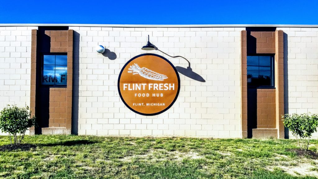 Flint Fresh Food Hub opens, expanding options for locally-grown produce ...