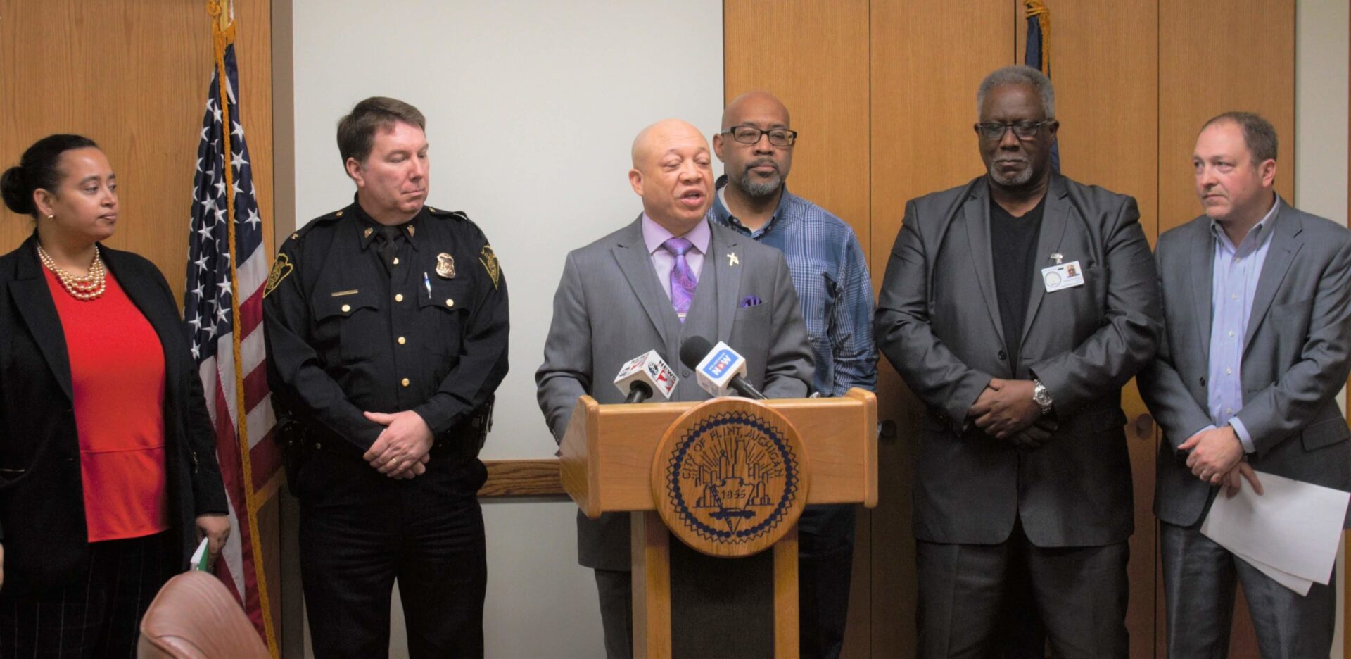 Mayor declares “city-wide emergency,” announces water shutoffs to be ...